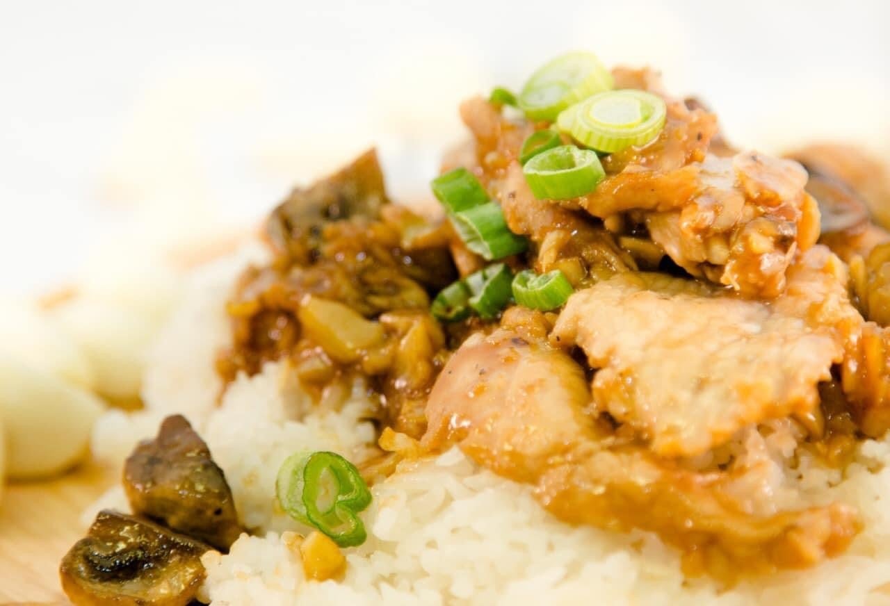 Garlic Thai Style (served with white rice) | Ka Pow Thai On Wheels